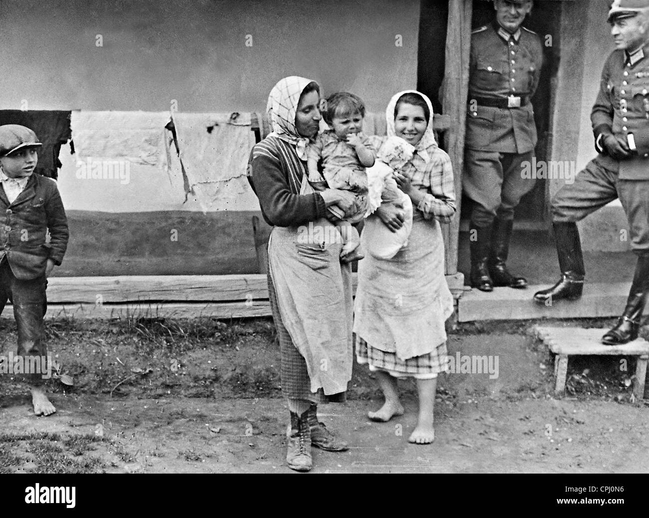 Roma women with their children, 1941 Stock Photo - Alamy