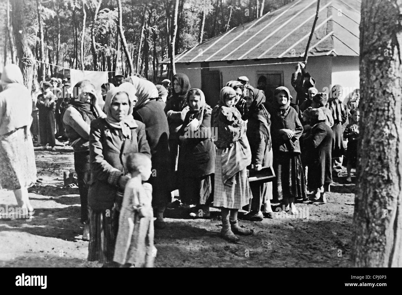 Romanian Jews in a concentration camp, 1941 Stock Photo - Alamy