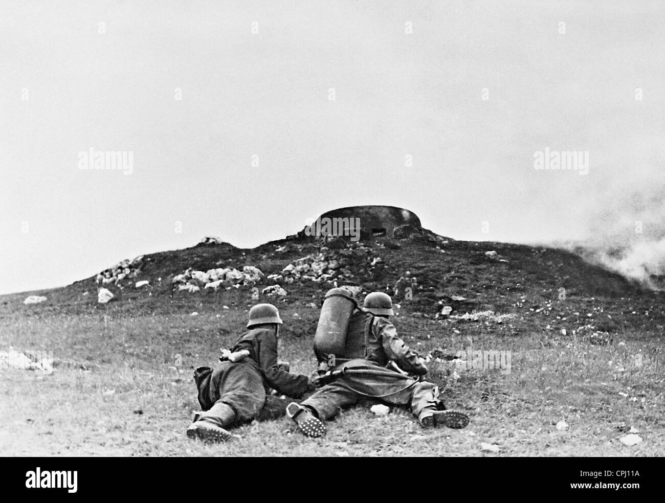 German soldiers attack a bunker on the Eastern front, 1941 Stock Photo ...