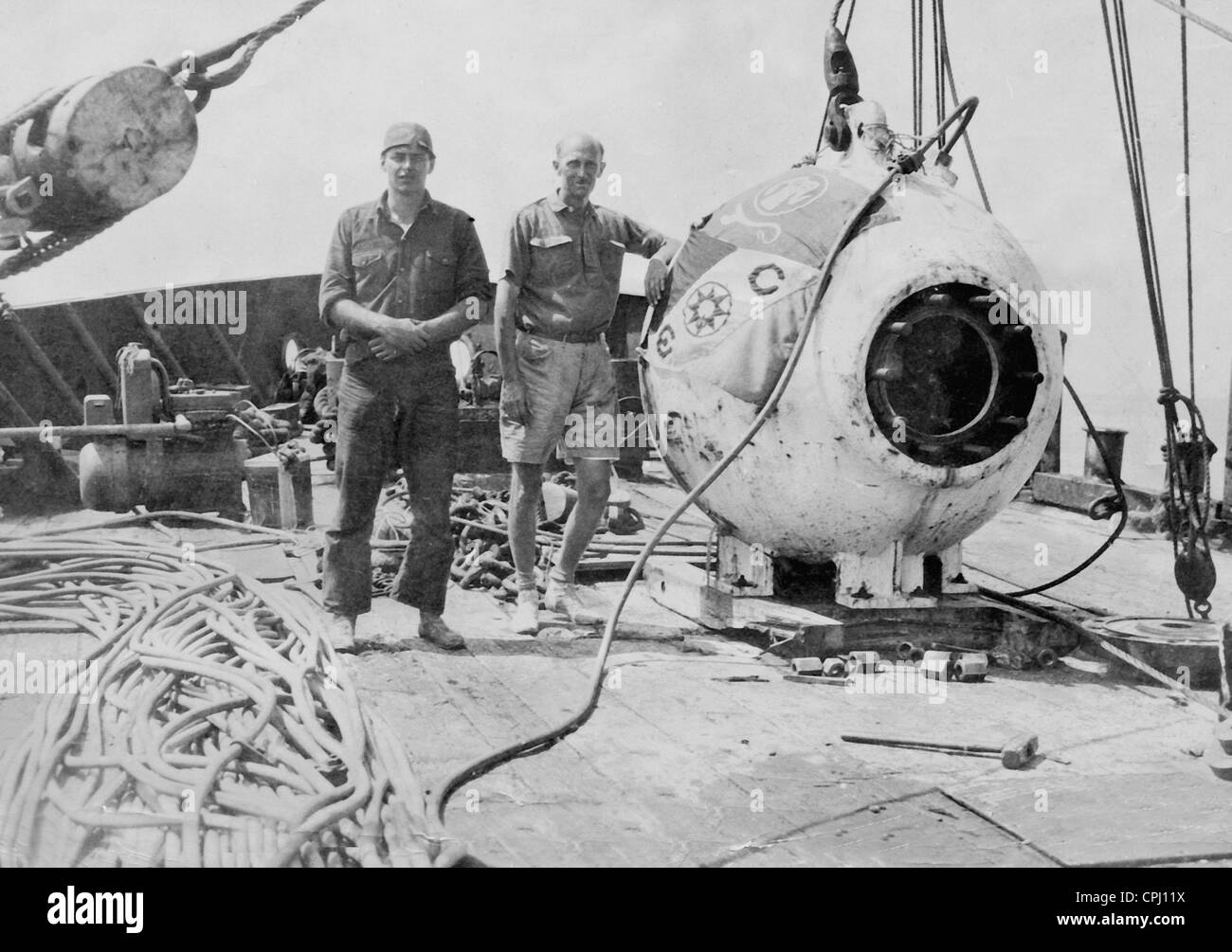 Diving the best Black and White Stock Photos & Images - Alamy