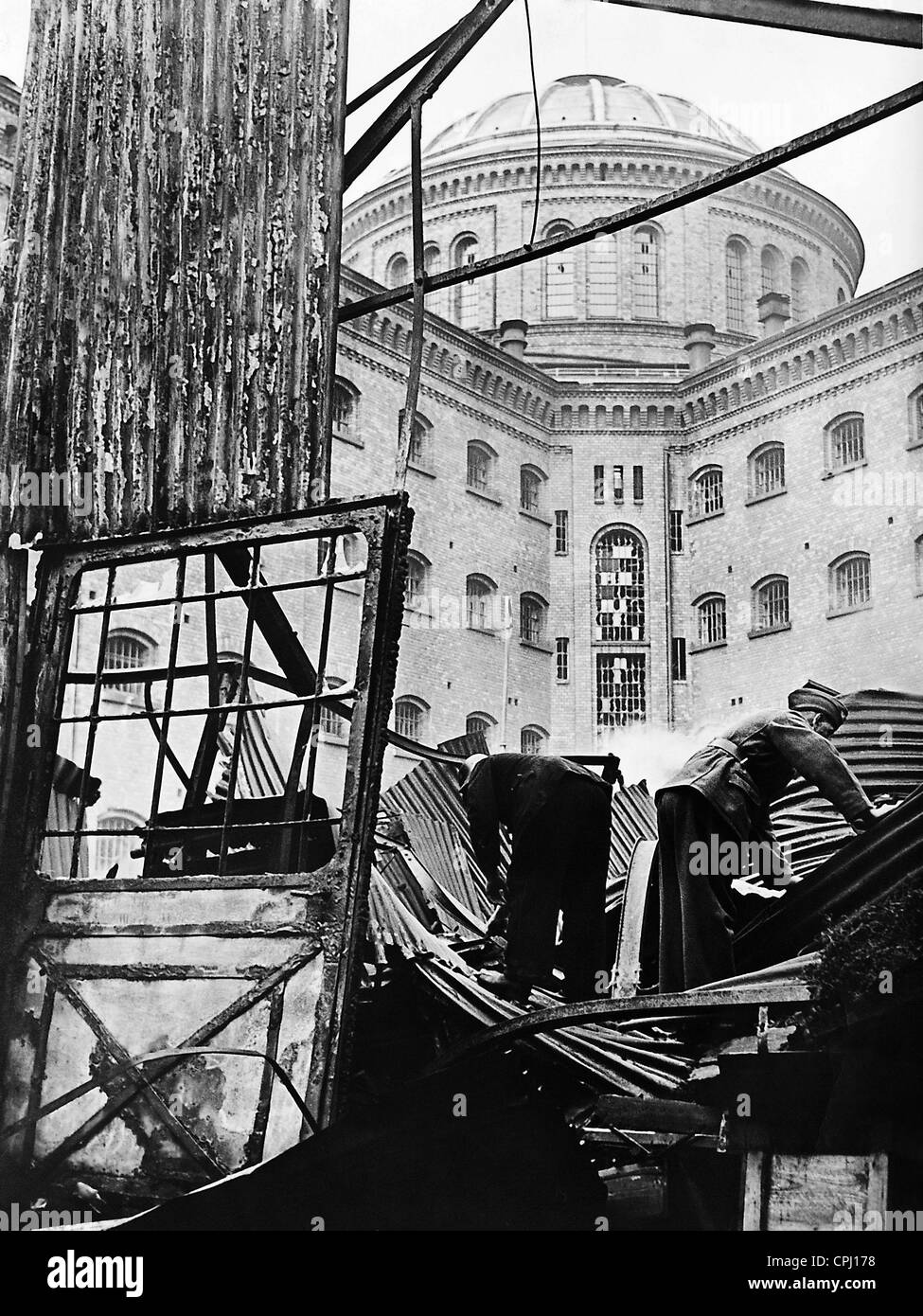 Damage air raid berlin hi-res stock photography and images - Alamy