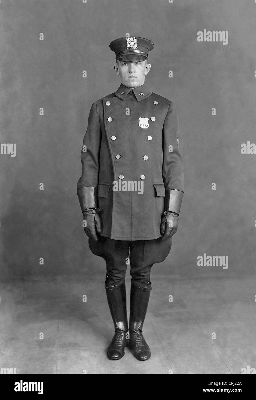 Policeman in New York, 1925 Stock Photo - Alamy