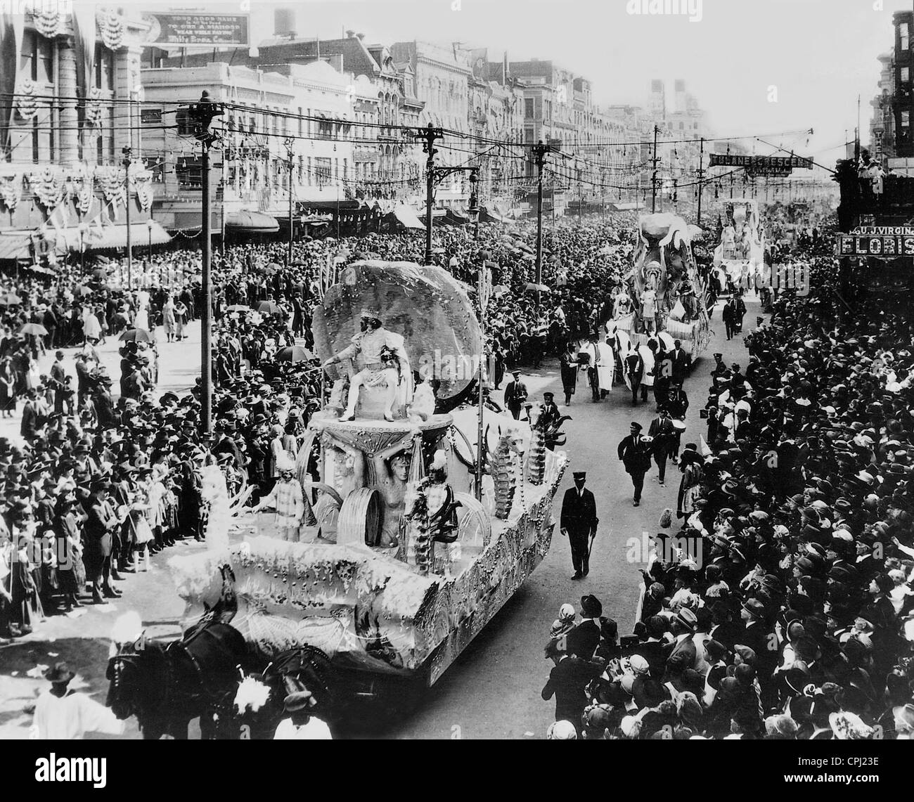 Mardi gras parade new orleans Black and White Stock Photos & Images - Alamy