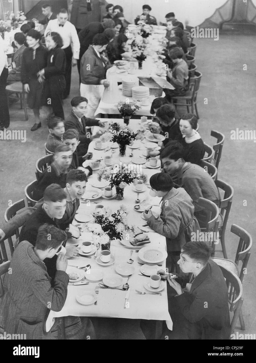 Jewish children from Germany in a holiday camp in Great Britain, 1938 ...