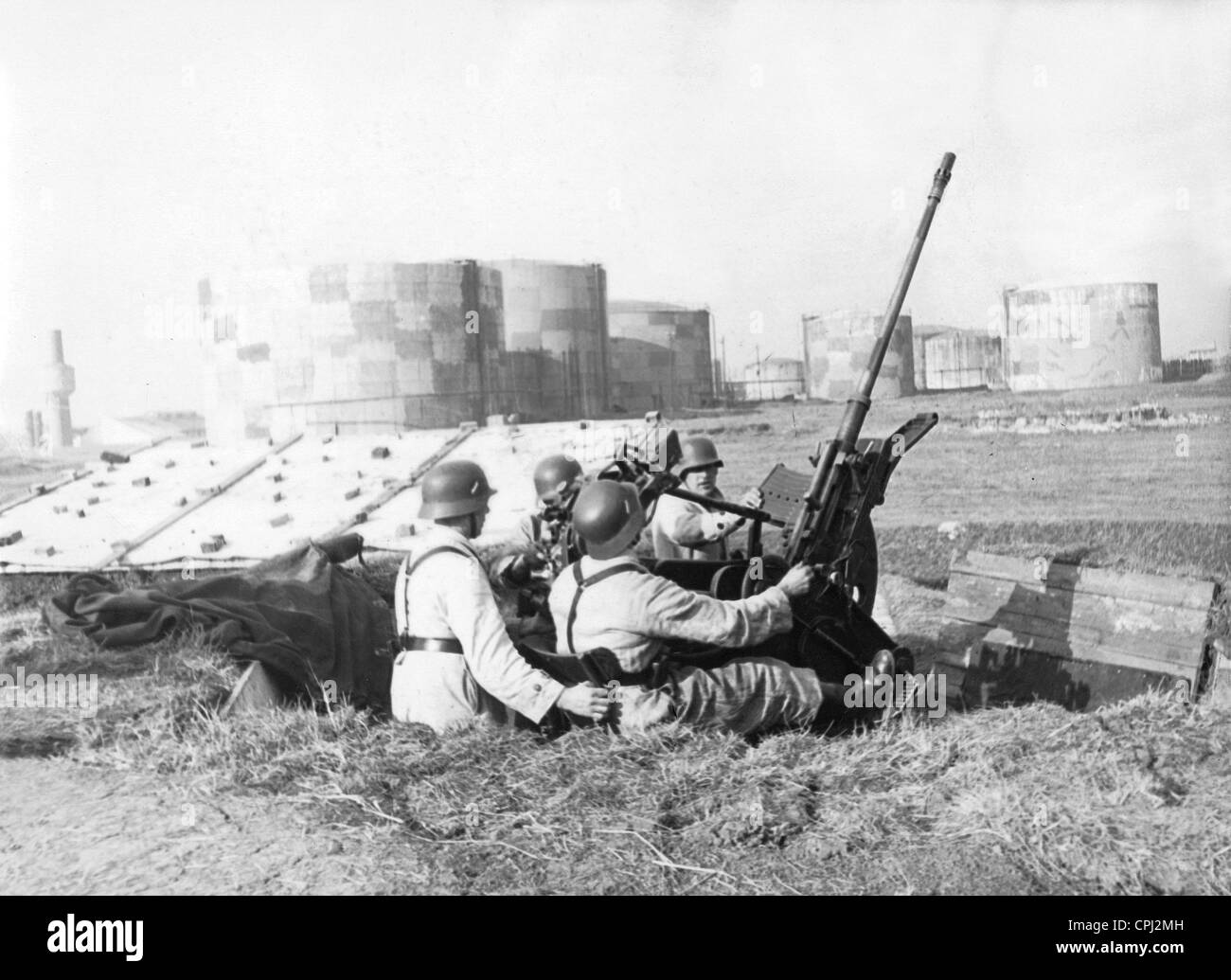 German soldiers protect refineries in Romania, 1941 Stock Photo - Alamy