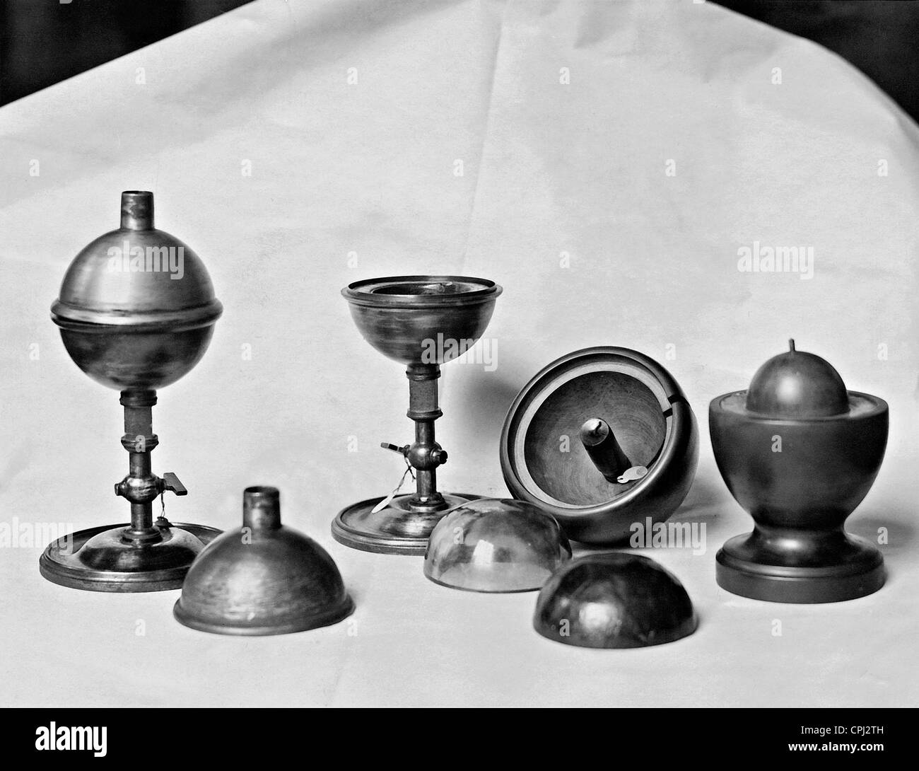 Induction experiment of Faraday, 1929 Stock Photo - Alamy