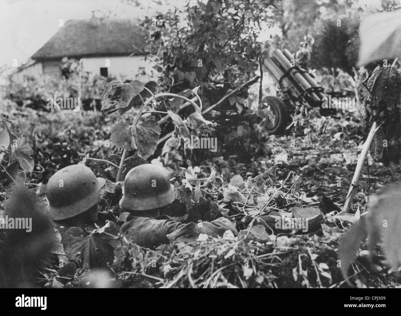German smoke projector in firing position, 1942 Stock Photo - Alamy