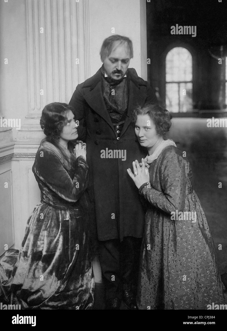 Agnes Straub, Werner Krauss and Lina Lossen in 'Heaven and Hell', 1920 ...