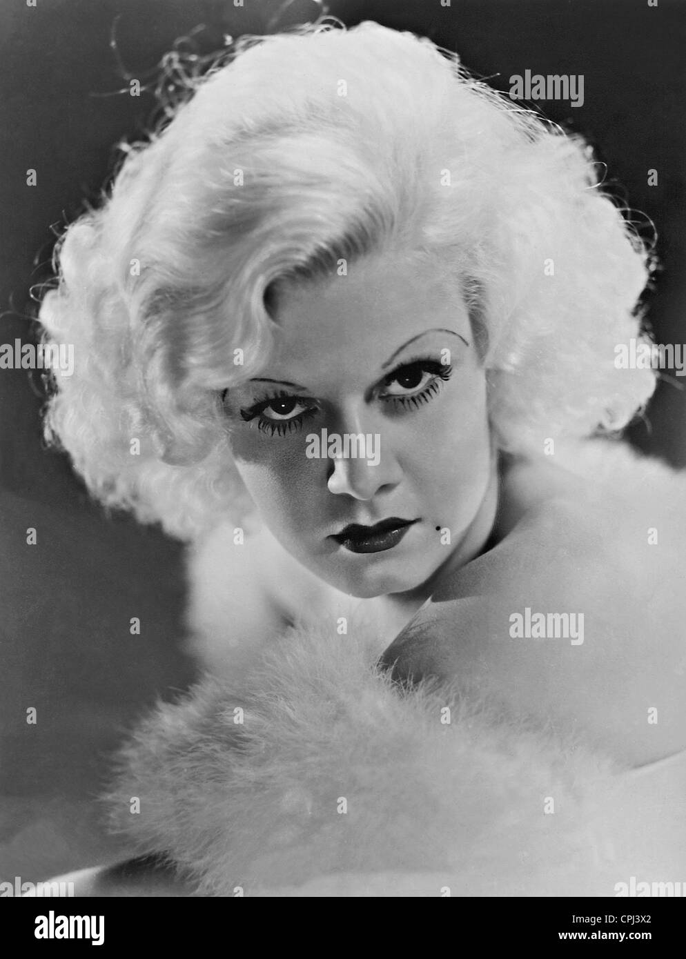 Jean harlow 1933 Black and White Stock Photos & Images - Alamy