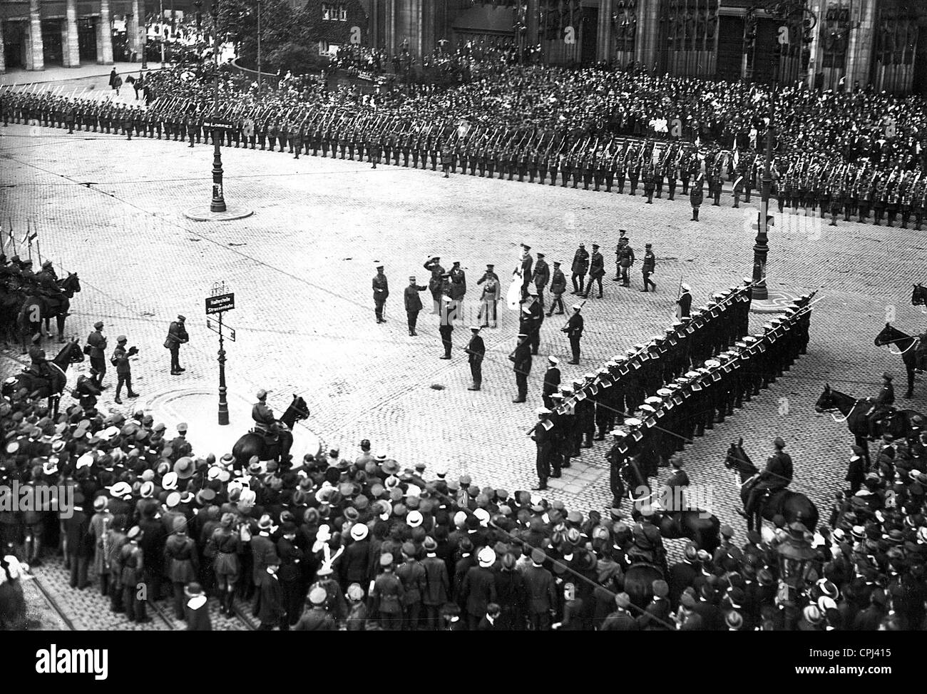 Cologne parade hi-res stock photography and images - Alamy