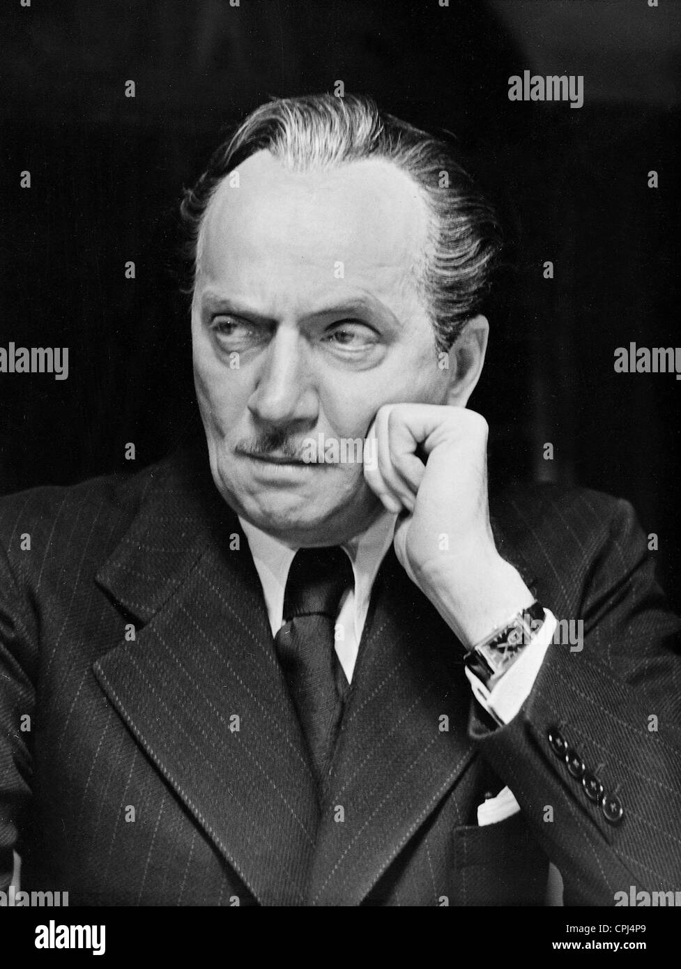 Theodor Loos in '(Keine VorschlÃ¤ge)', 1938 Stock Photo - Alamy
