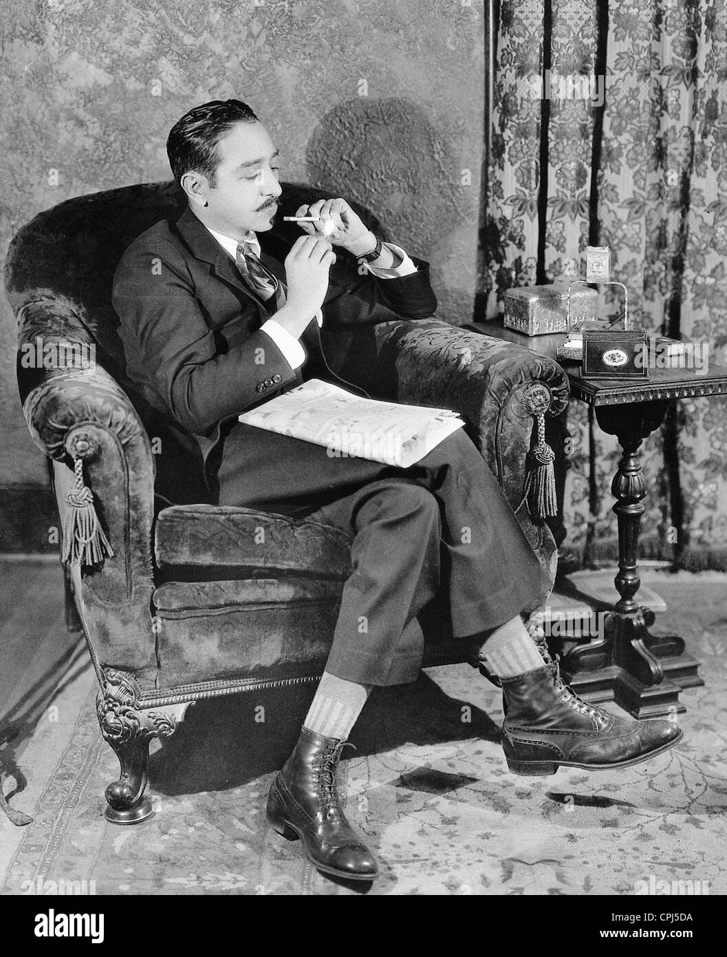 Adolphe menjou hi-res stock photography and images - Alamy