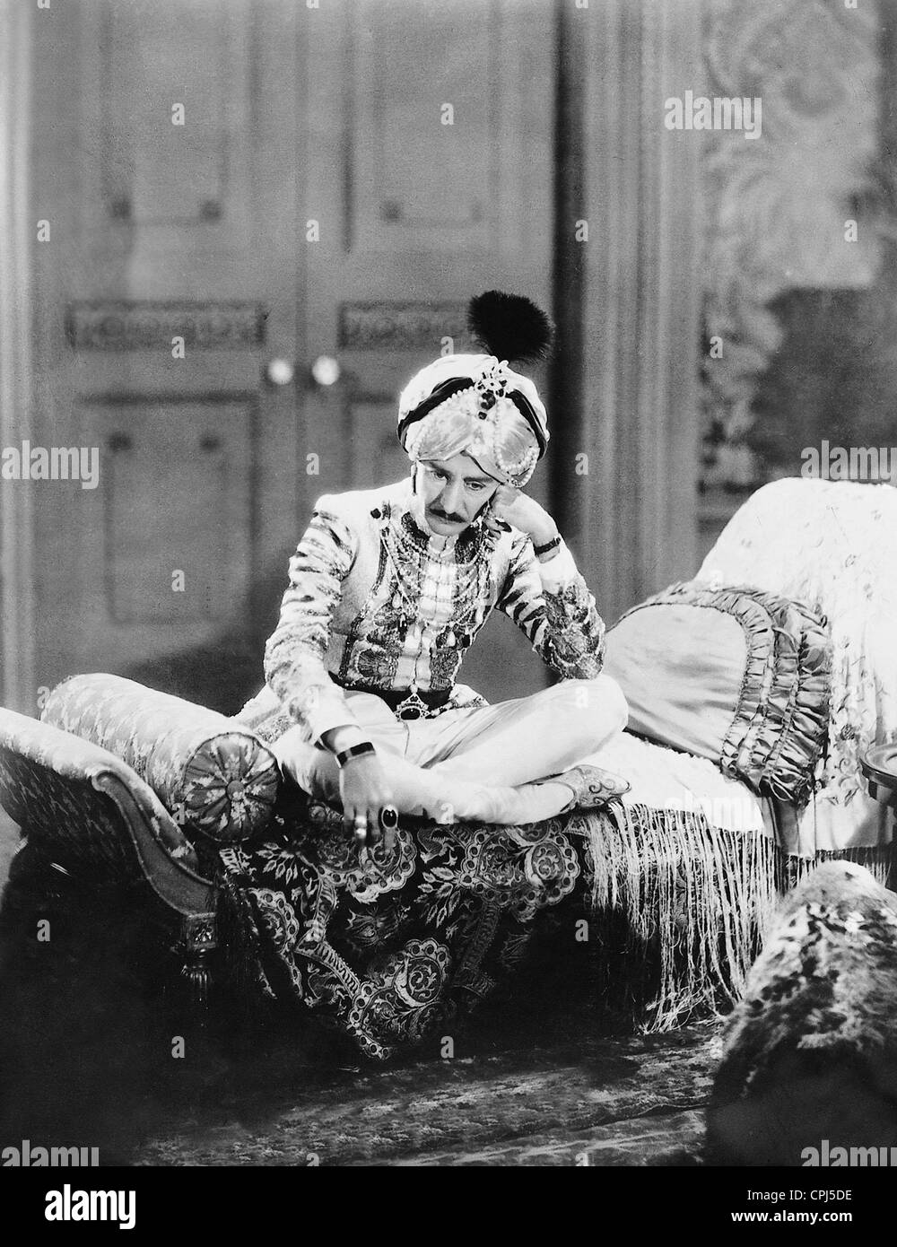 Adolphe menjou hi-res stock photography and images - Alamy