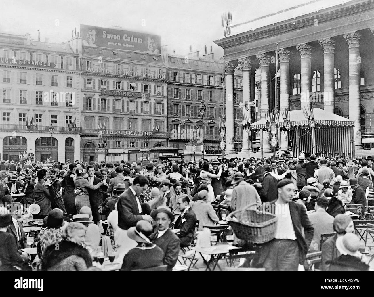 Dancing on the Place de la Bourse in Paris, 1930 Stock Photo - Alamy