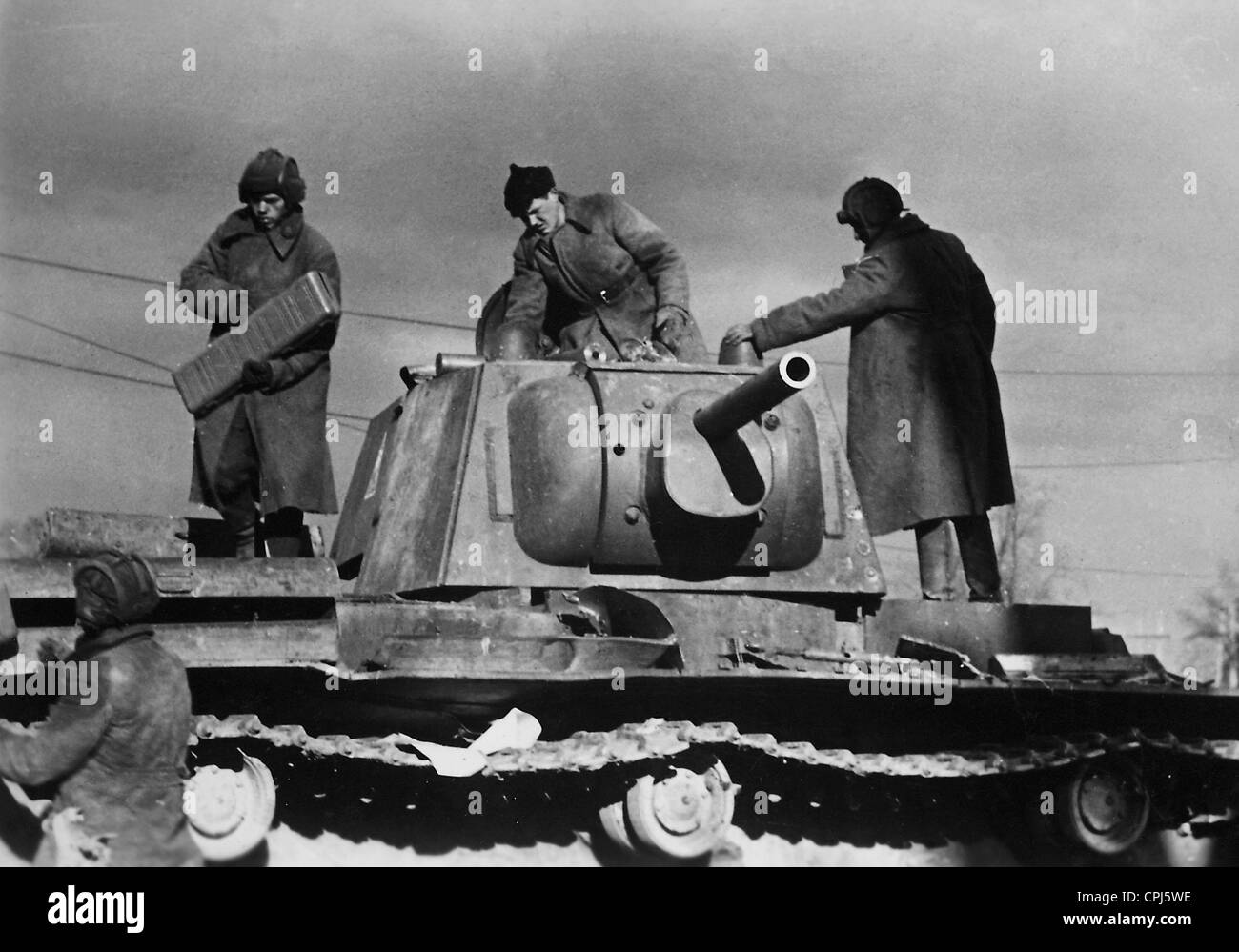 Soldiers and tanks of the Red Army on the Eastern front Stock Photo - Alamy