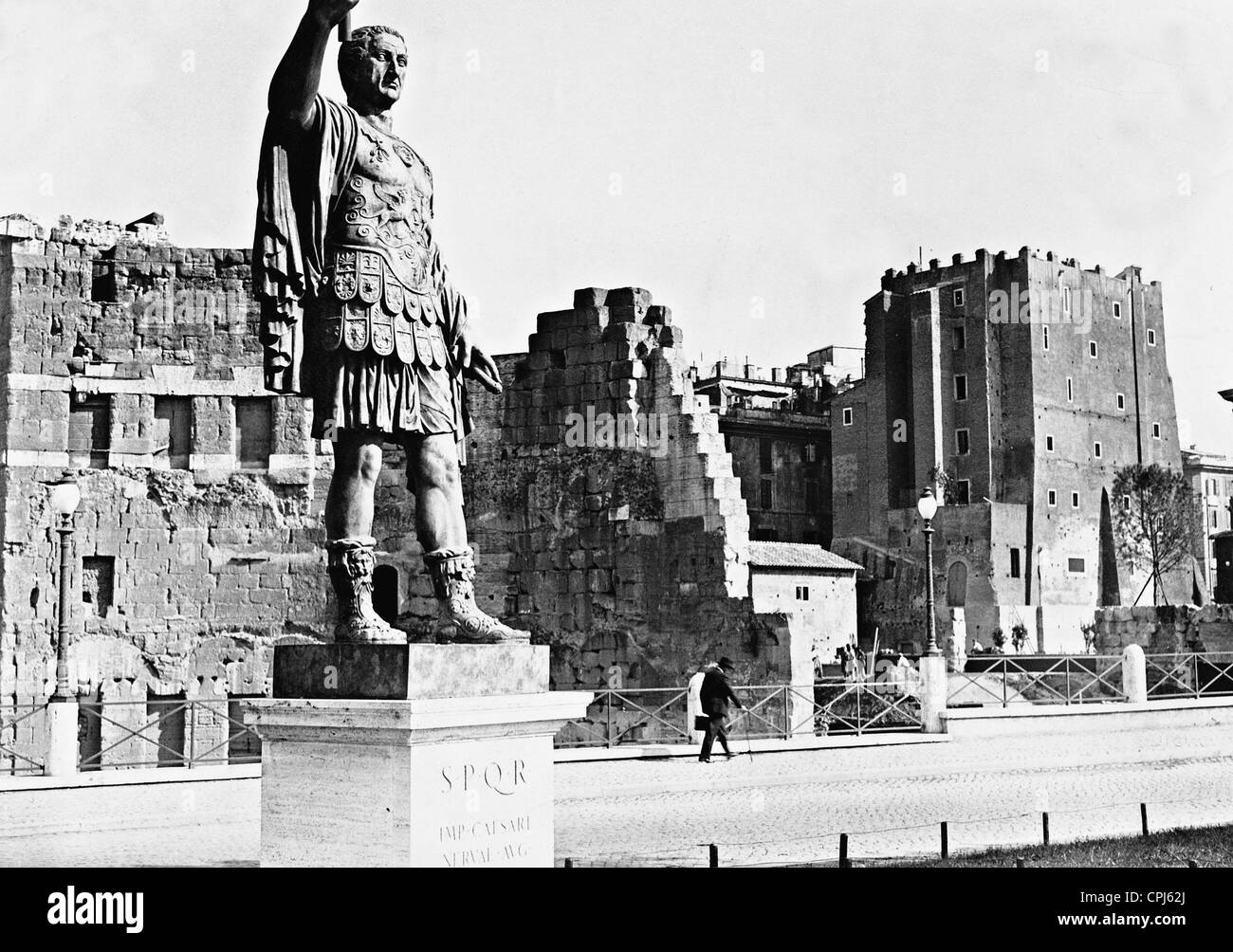 Statue de rome Black and White Stock Photos & Images - Alamy