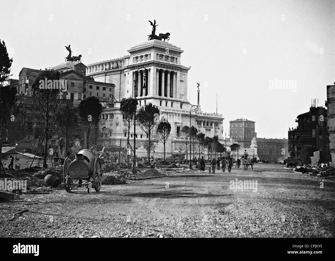 Buildings in rome architecture Black and White Stock Photos & Images ...