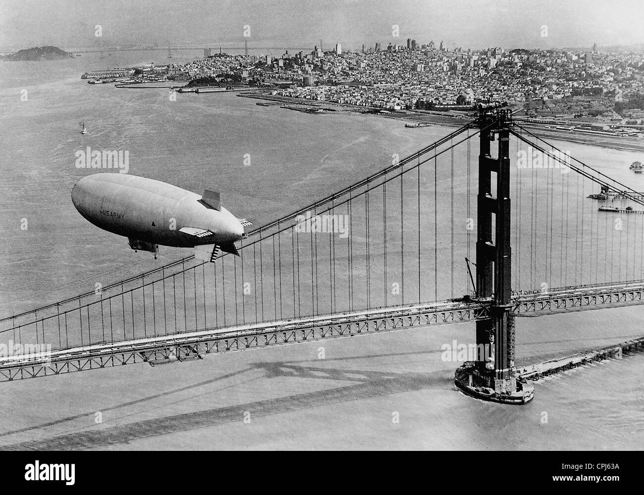 Golden gate bridge visible hi-res stock photography and images - Alamy