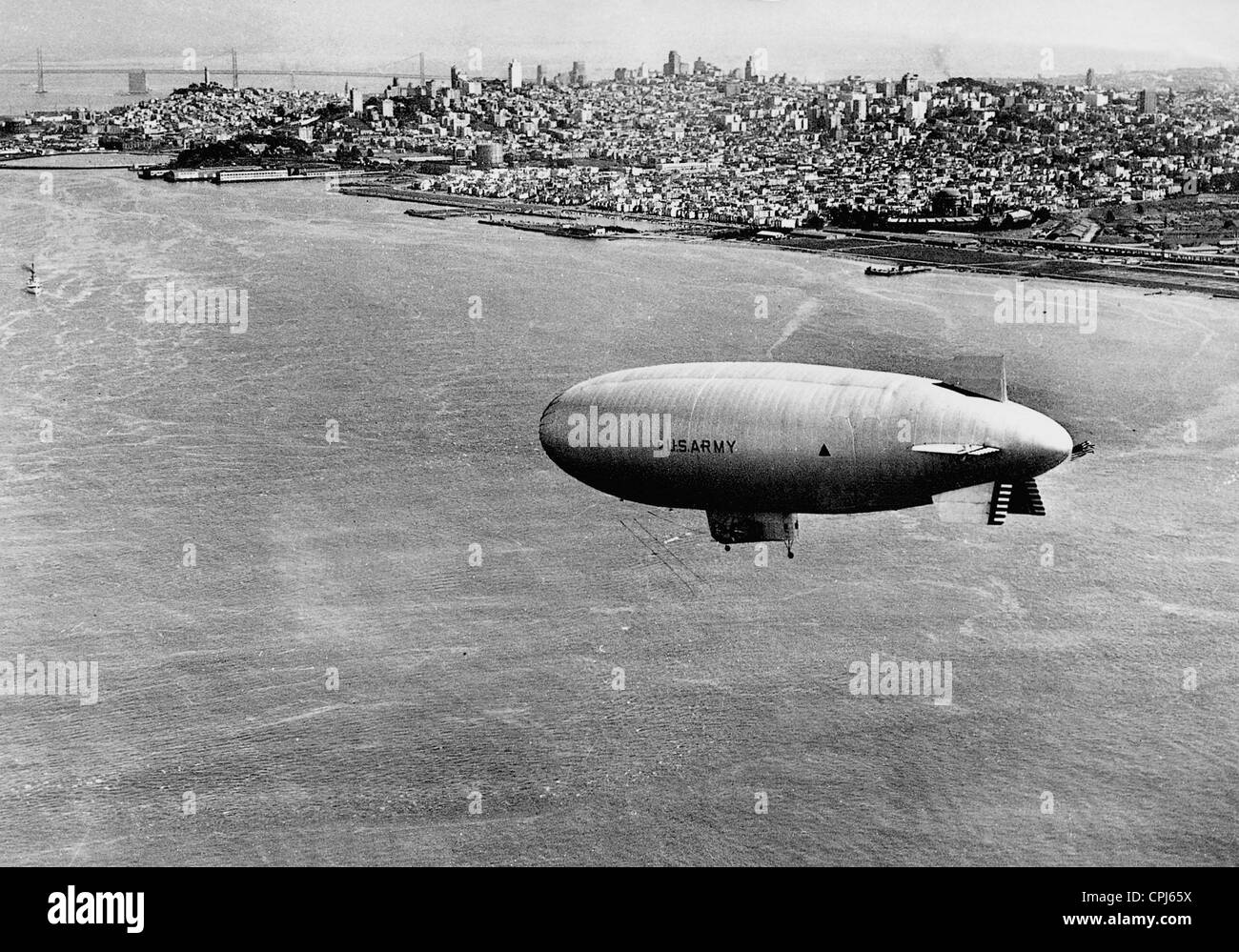 Flying airship Black and White Stock Photos & Images - Alamy