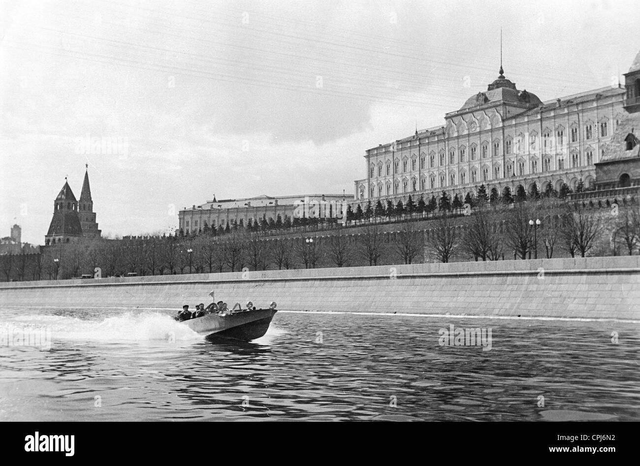 Kremlin in moscow 1941 Black and White Stock Photos & Images - Alamy