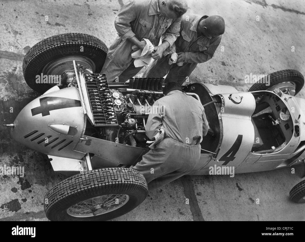 Mechanic check the race car of bernd rosemeyer hi-res stock photography ...
