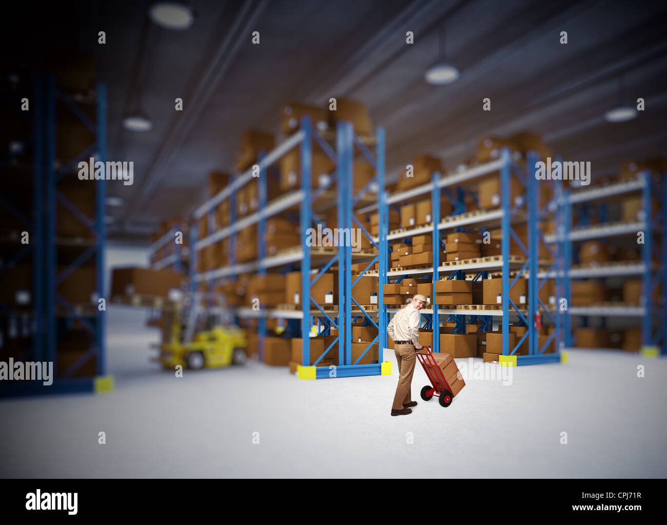 Dark warehouse boxes hi-res stock photography and images - Alamy