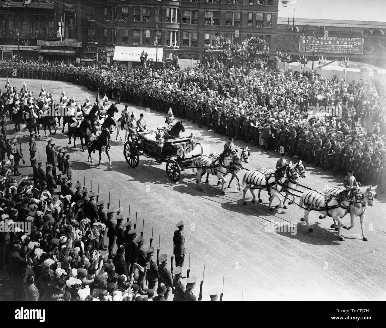 George V and Queen Mary during celebrations marking the Silver Jubilee ...