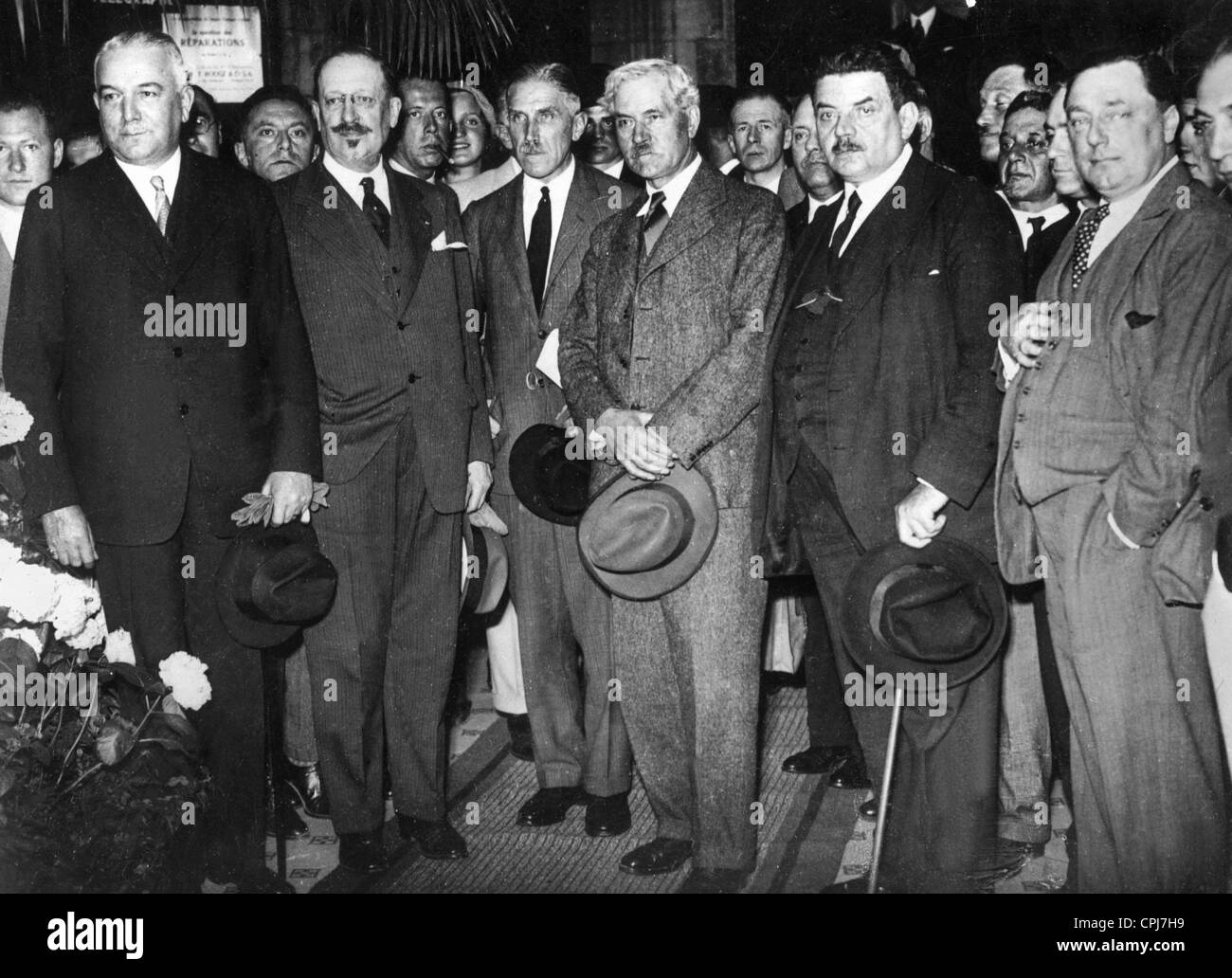 Prime minister james ramsay macdonald hi-res stock photography and ...