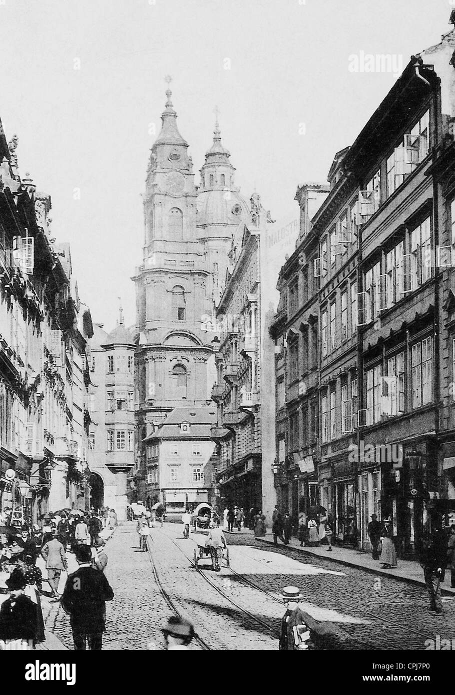 Bridge alley in Prague Stock Photo - Alamy