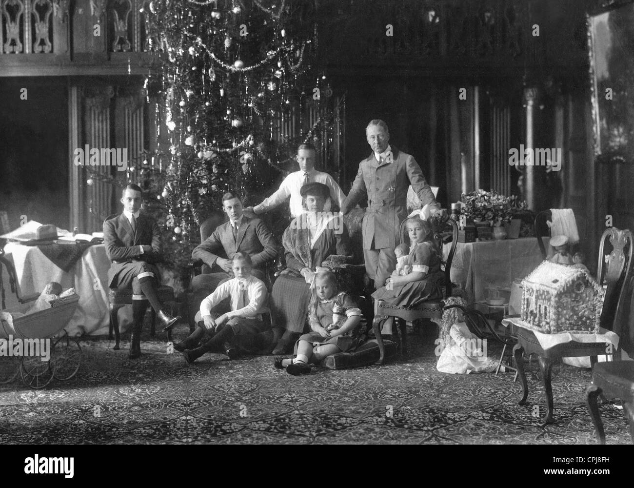 Christmas at the family of the Crown Prince Wilhelm, his wife Cecilie ...