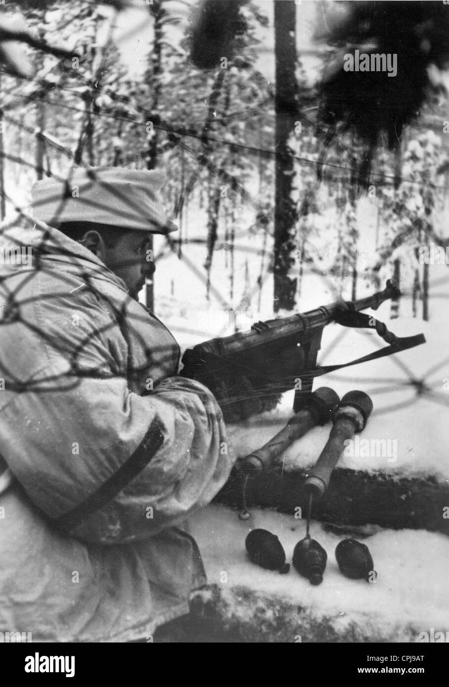 German guard in a position on the Arctic Ocean front, 1941 Stock Photo ...