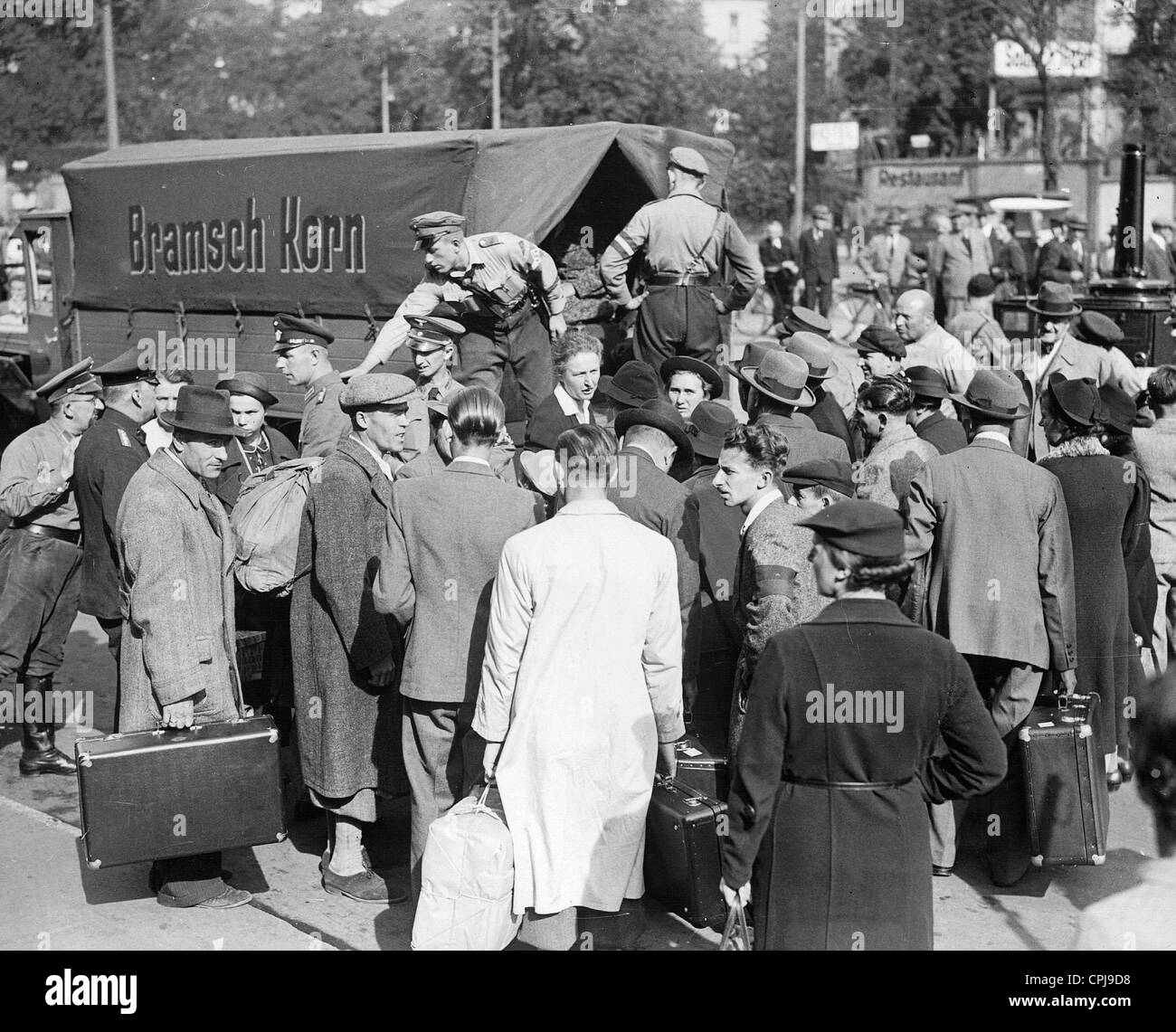Refugees emergency Black and White Stock Photos & Images - Alamy