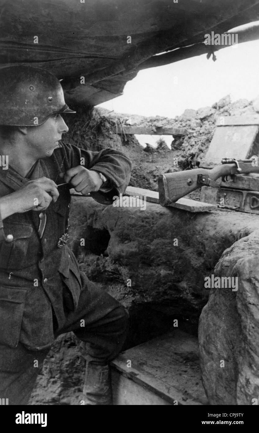 German soldier during combat on the Eastern front, 1942 Stock Photo - Alamy