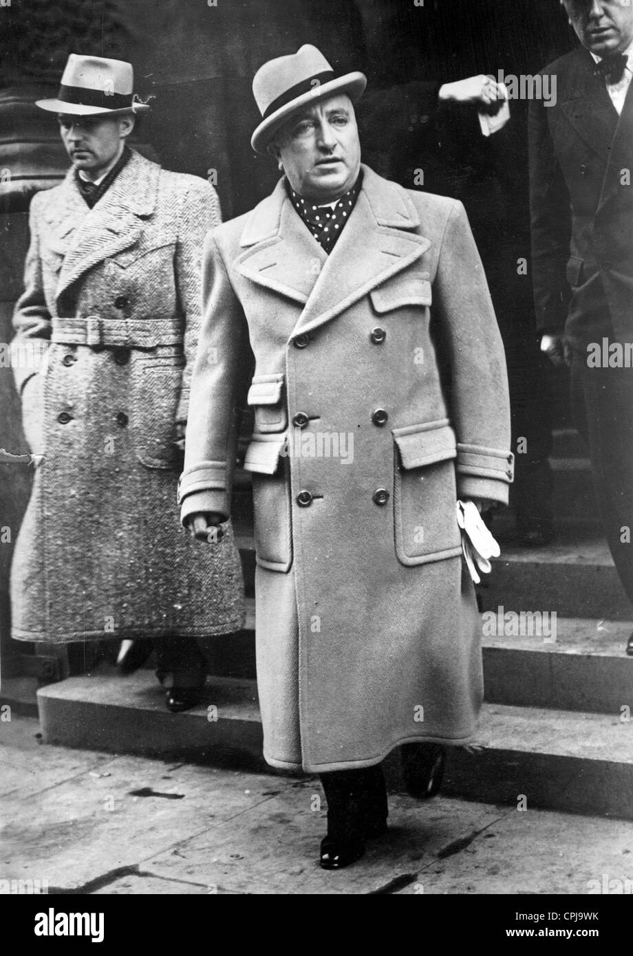 Leaving office building Black and White Stock Photos & Images - Alamy