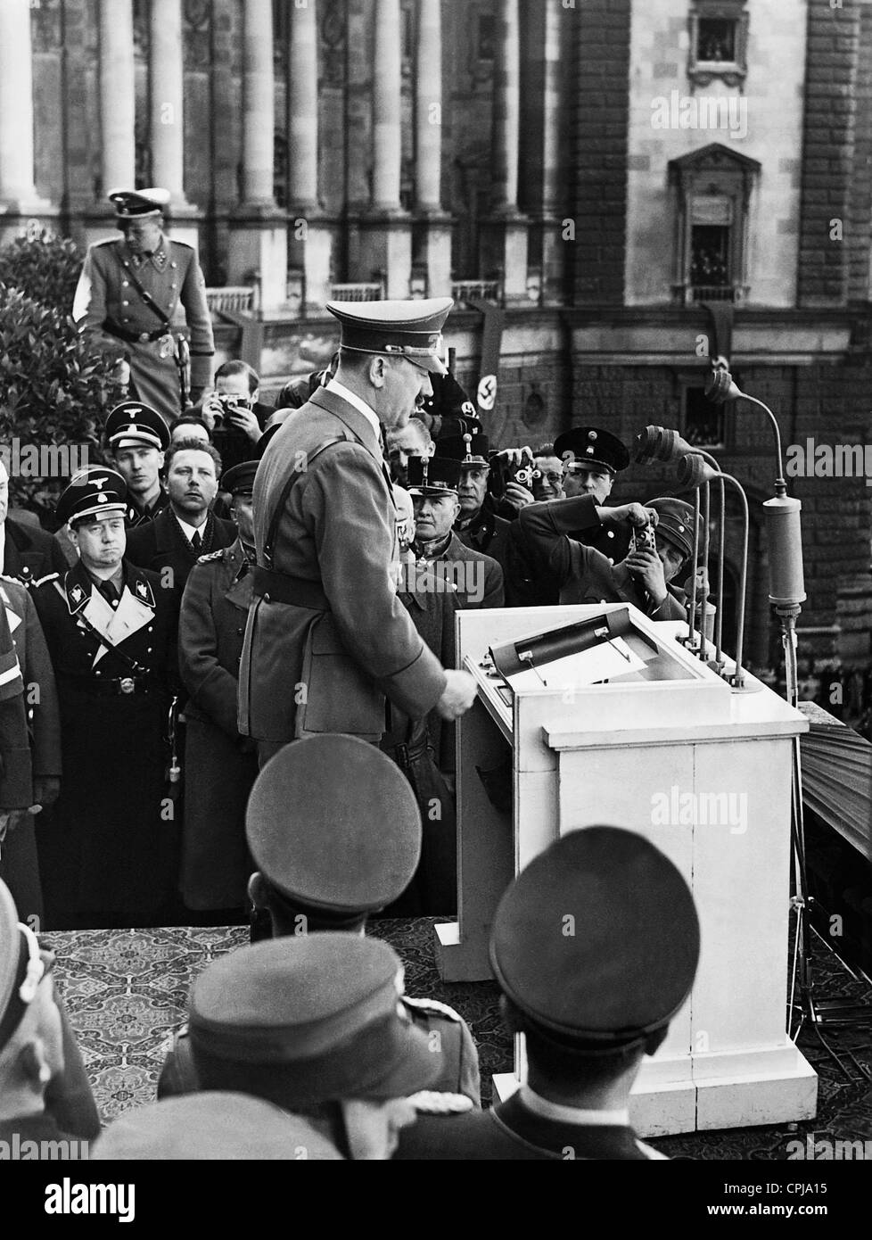 Adolf hitler square 1938 hi-res stock photography and images - Alamy