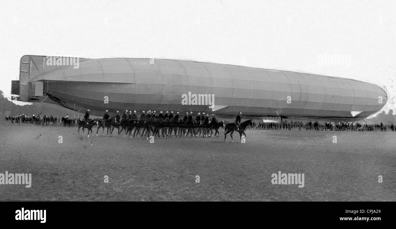 Airship Z IV in Luneville, 1913 Stock Photo - Alamy