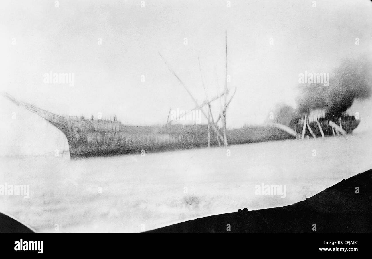 Burning wreck of the 'Seeadler', 1917 Stock Photo - Alamy