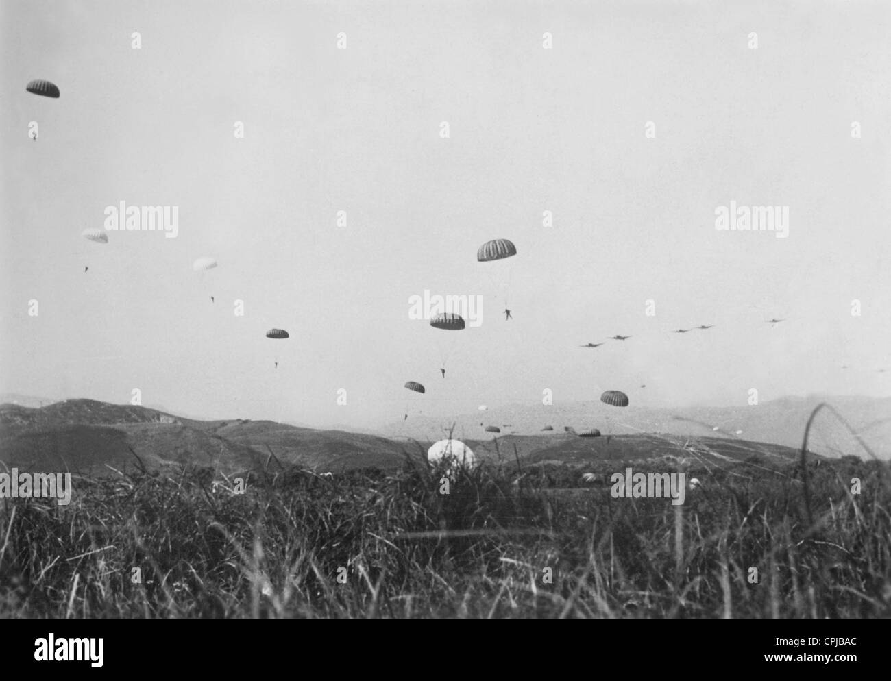 German paratroopers in crete 1941 hi-res stock photography and images ...