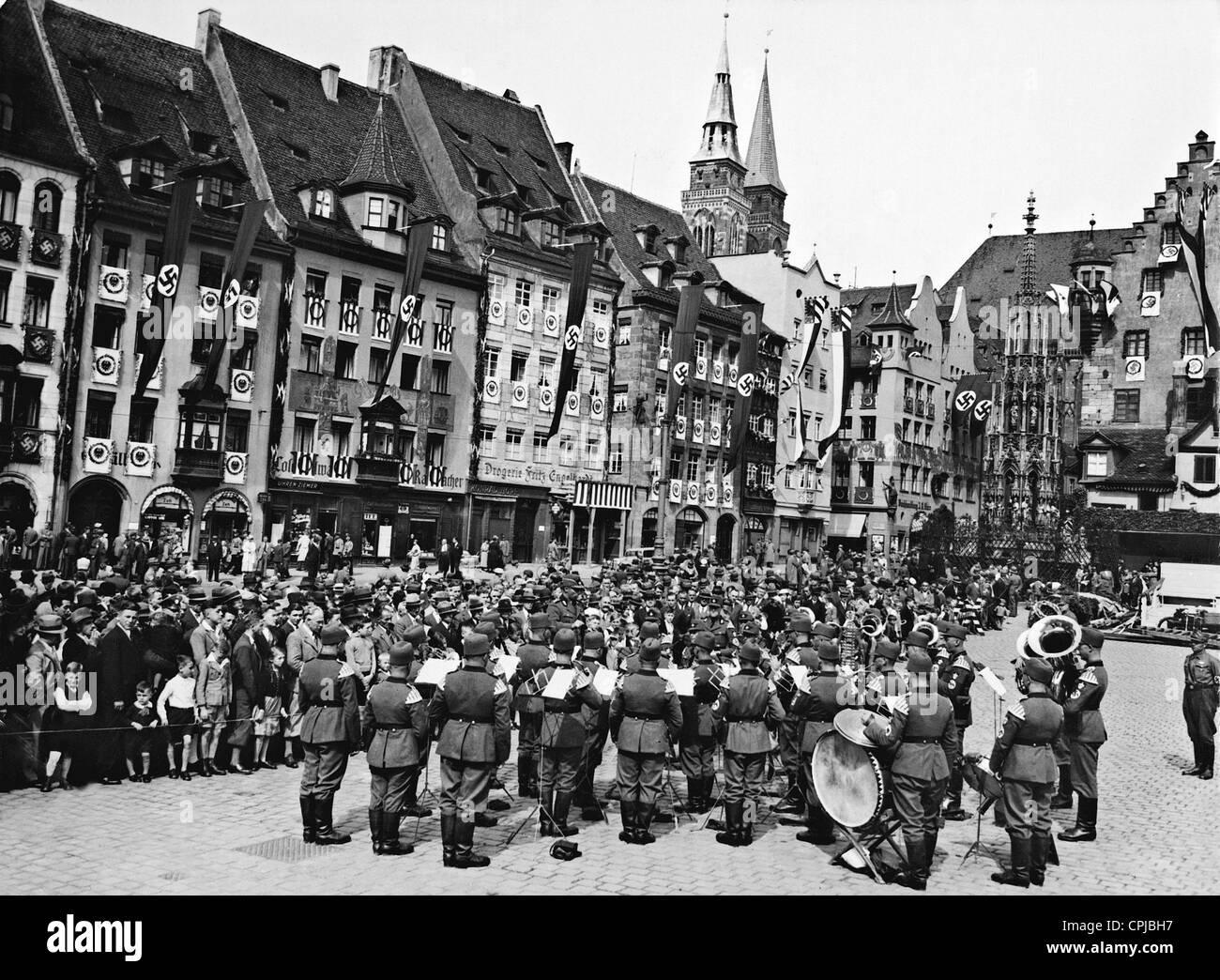 Hitler on nuremberg 1936 rally hi-res stock photography and images - Alamy