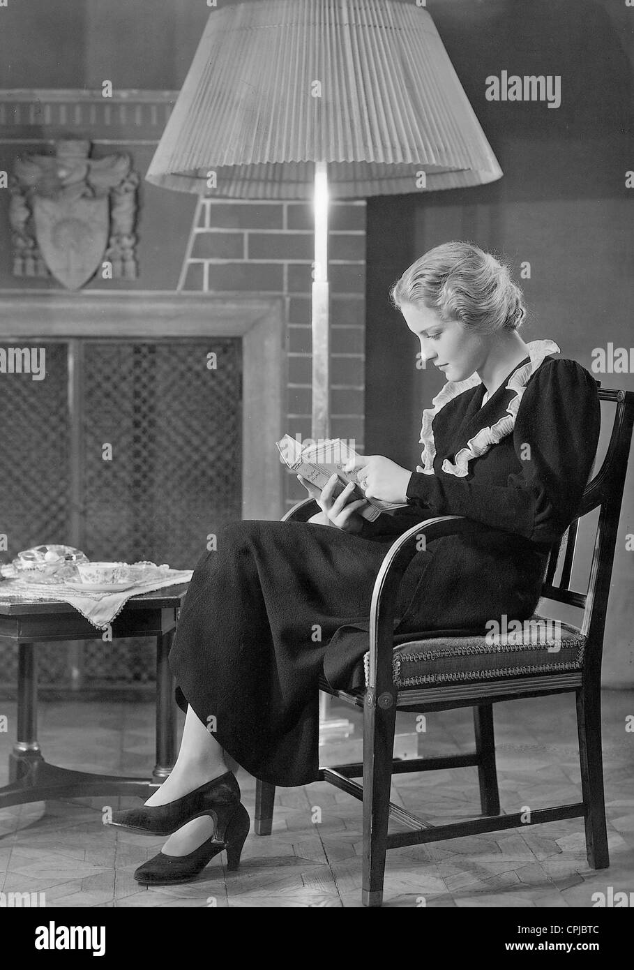 Lamp reading Black and White Stock Photos & Images - Alamy