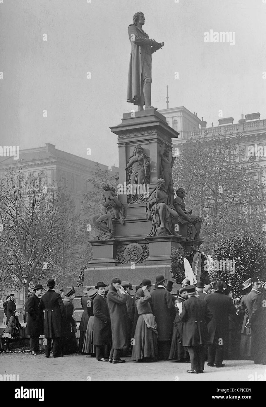1909 sculpture Black and White Stock Photos & Images - Alamy
