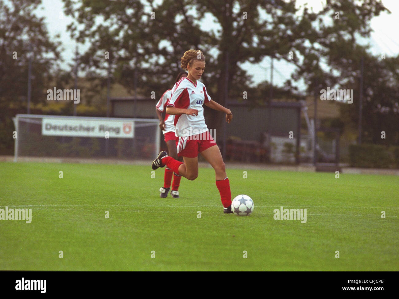 Bend it like beckham keira hi-res stock photography and images - Alamy