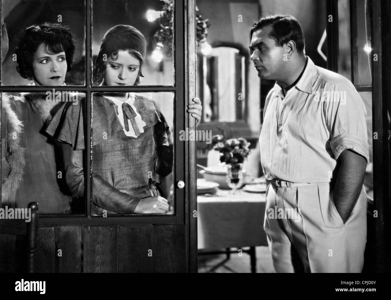 Hertha von Walther, Maria Solveg and Oscar Homolka in 'Der Weg nach Rio ...