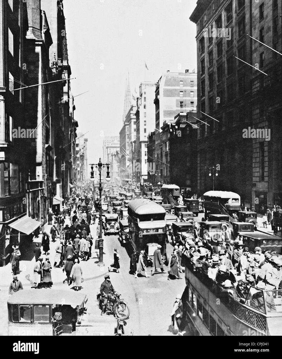 Fifth Avenue in New York, 1926 Stock Photo - Alamy