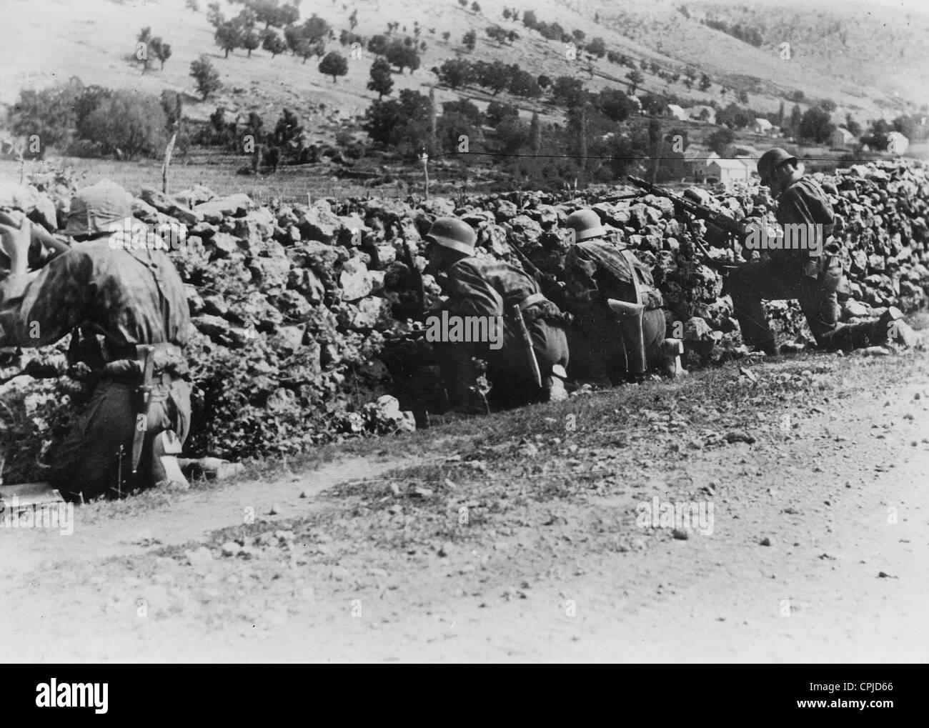 Soldiers of the Waffen-SS (weapon-SS) during a partisan attack, 1943 ...