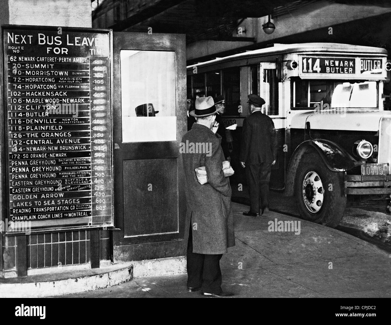 New york bus station Black and White Stock Photos & Images - Alamy