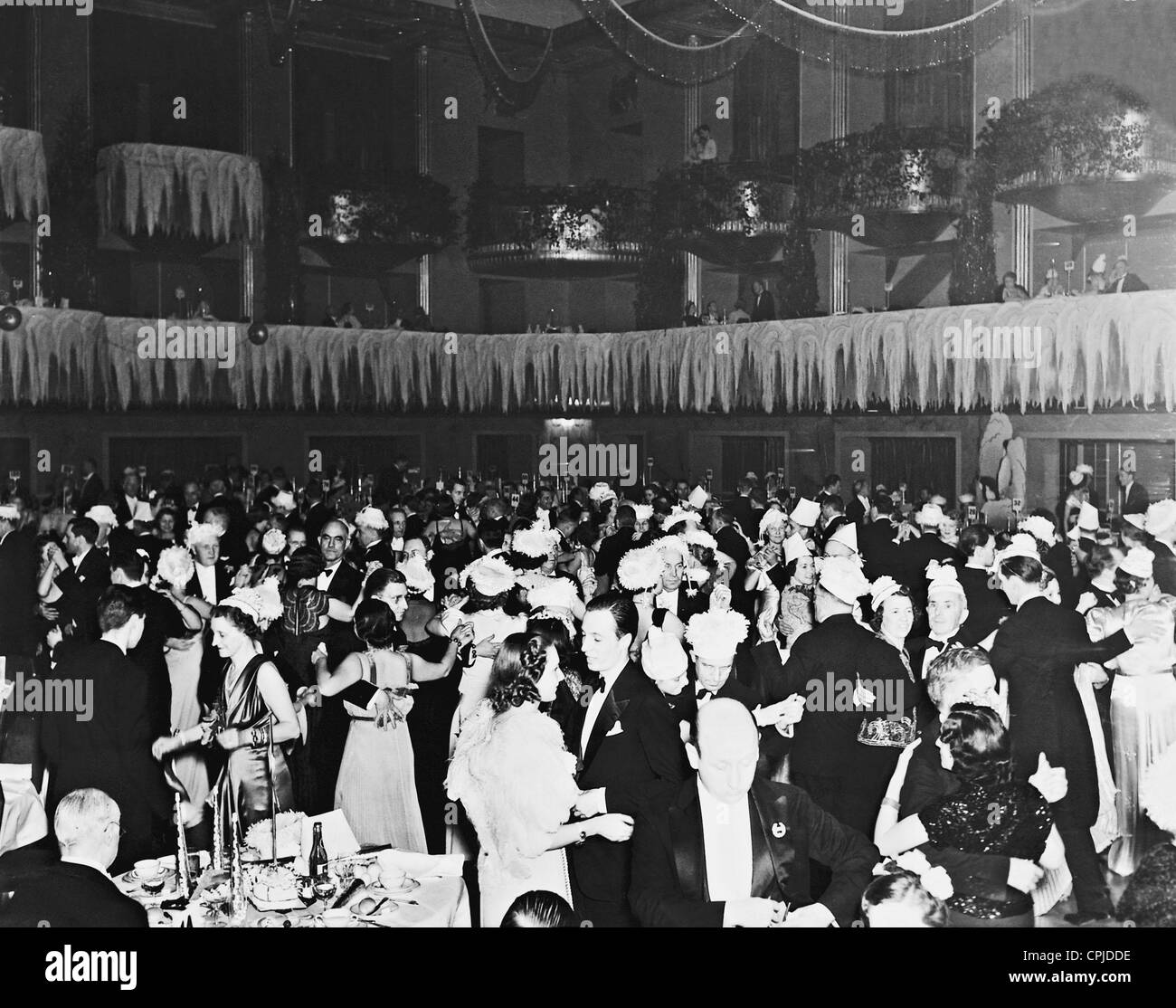 New Year's Eve celebration in the Waldorf-Astoria, 1938 Stock Photo - Alamy