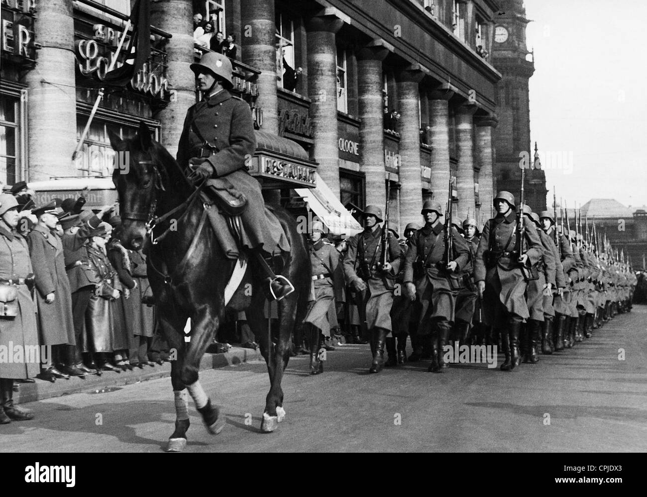 Entry of German soldiers into Cologne, 1936 Stock Photo - Alamy