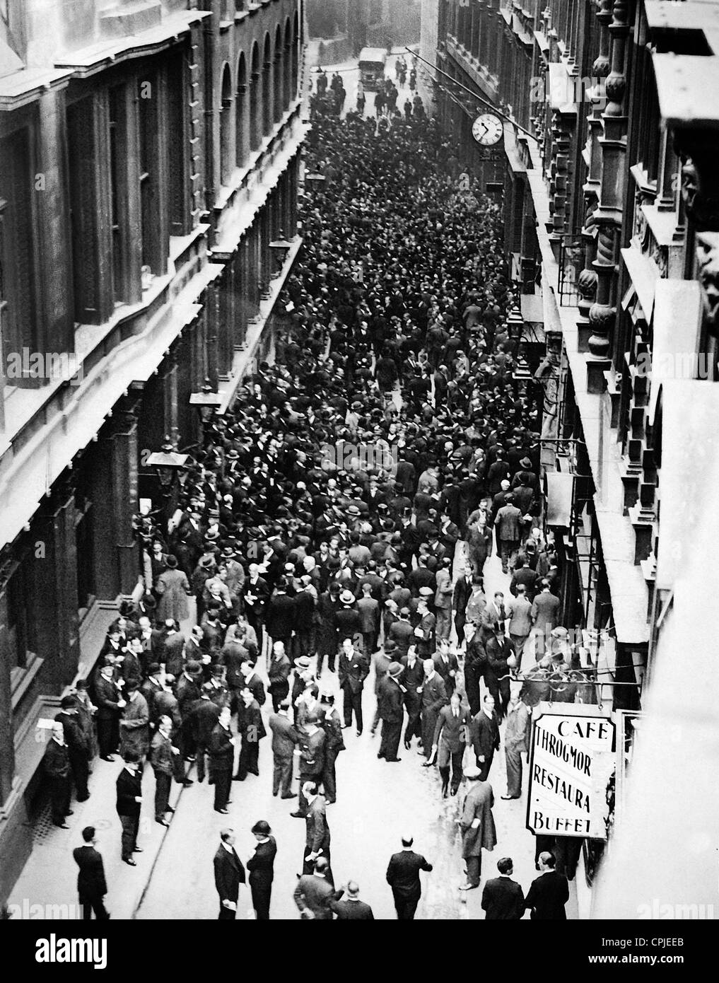 Brokers on the street in London, 1931 Stock Photo - Alamy
