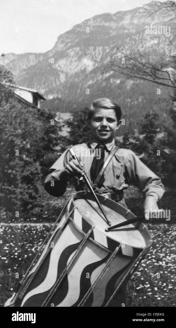 Pimpfe drums at a landsknecht drum Stock Photo - Alamy